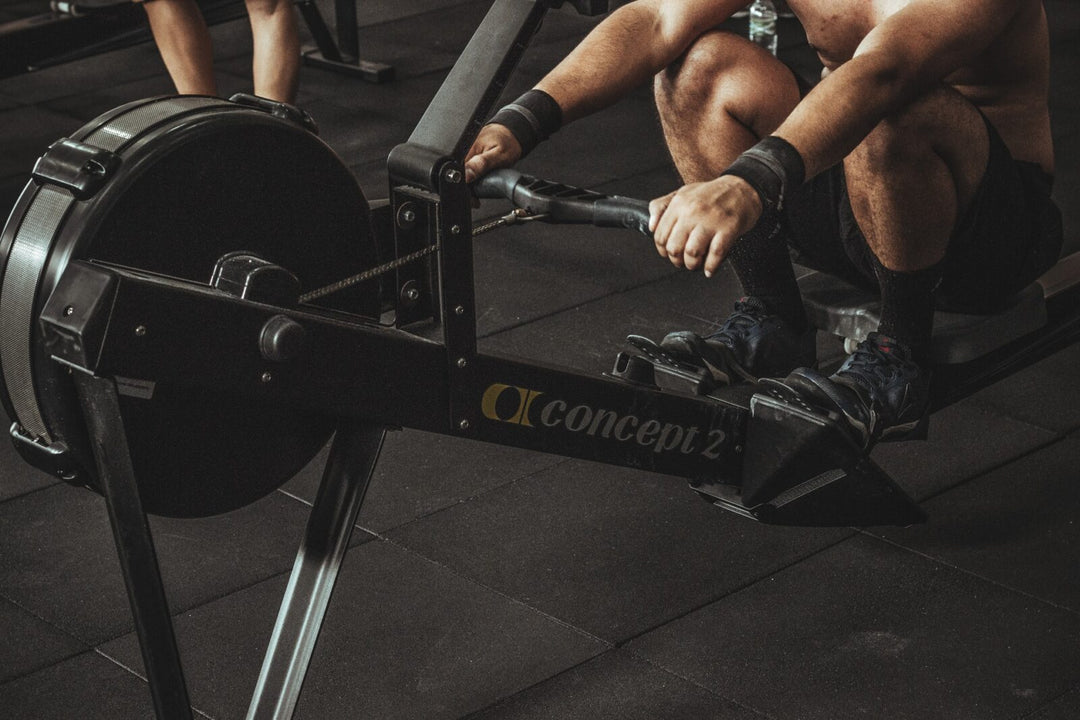 Benefits of training on the rowing machine: top 5